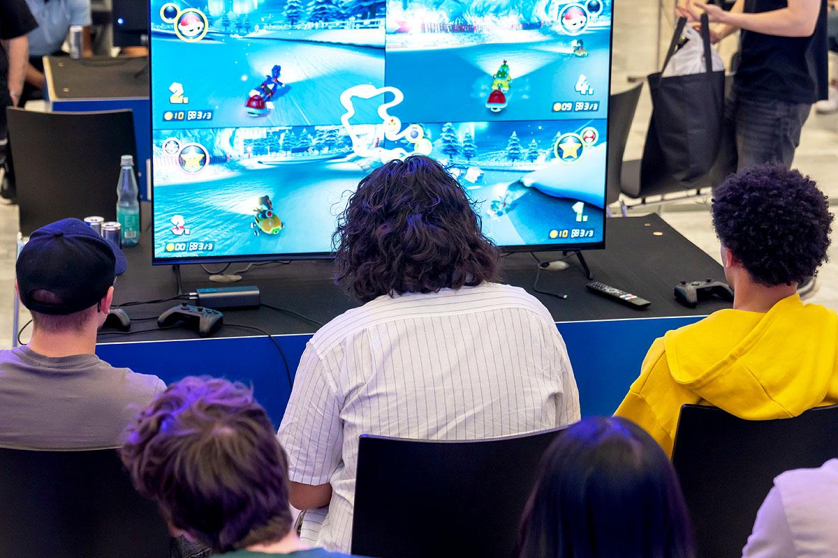 Spielend Programmieren Lernen – Schwerpunkt Games Engineering setzt auf ...